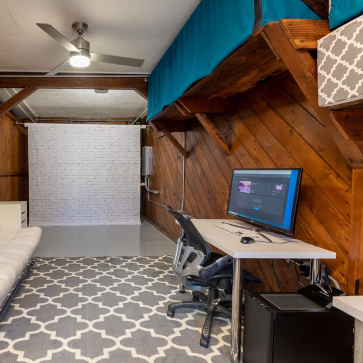 Rustic photo studio, Long Beach, CA | Production | Peerspace