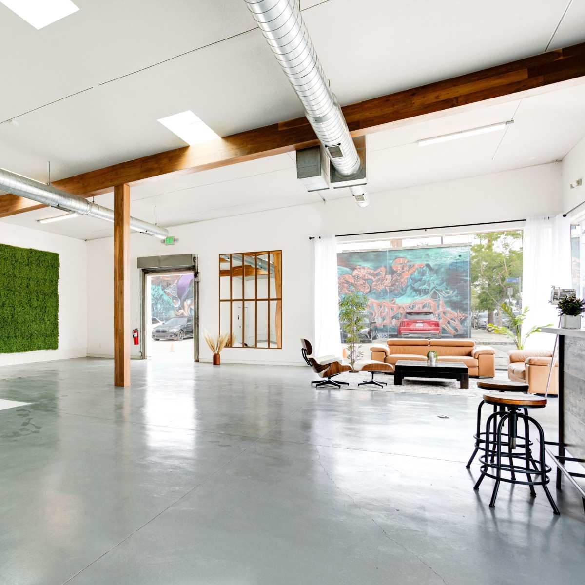 Versatile Ground Floor Event Space w/ Full-size Bar Set in DTLA art ...