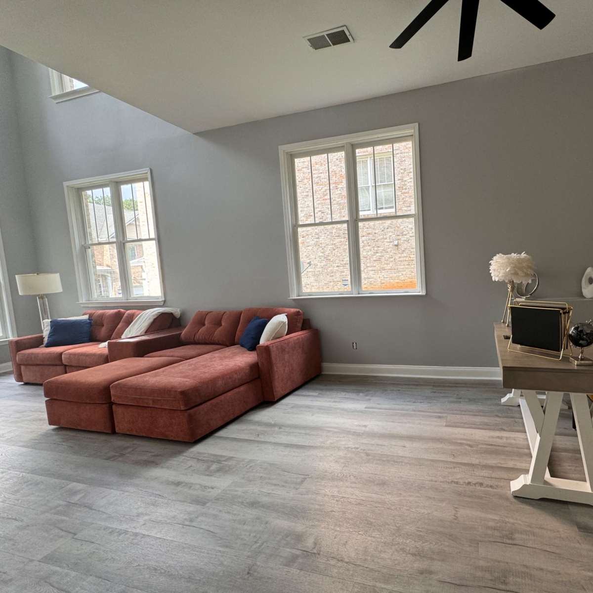 Luxury 3 Level Townhome Natural Light, Filming Equipment Included ...