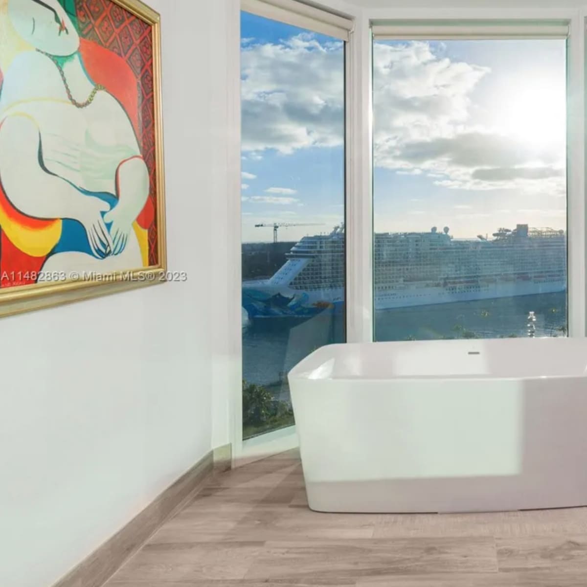 Luxury Apt in South Beach with Stunning Ocean View, Miami Beach, FL ...