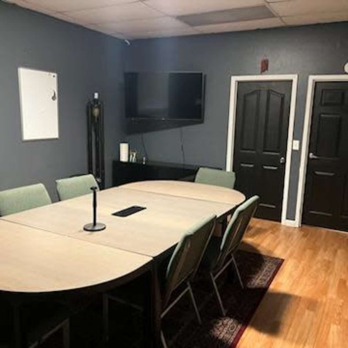 Studio Maxx Orlando | Fully equipped Board Room Meeting Space located ...