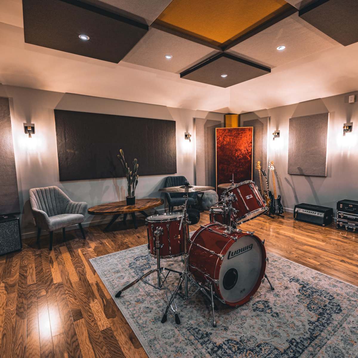 NOYZR music | Boutique producers studio, perfect for photoshoots ...