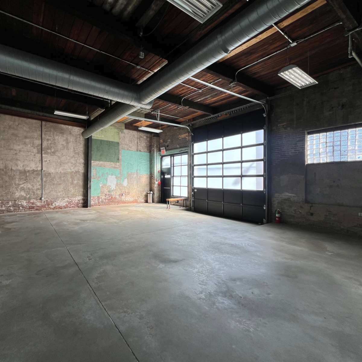 Downtown 2600sq/ft Natural Light Photo Studio with Street Level loading ...