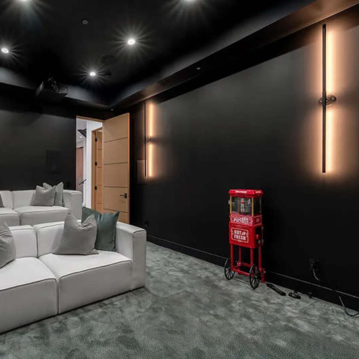 Contemporary Compound in Sherman Oaks, Los Angeles, CA | Off-Site ...