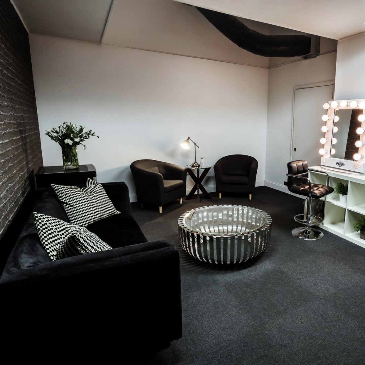 Midtown - White Cyc Stage, New York, NY | Production | Peerspace