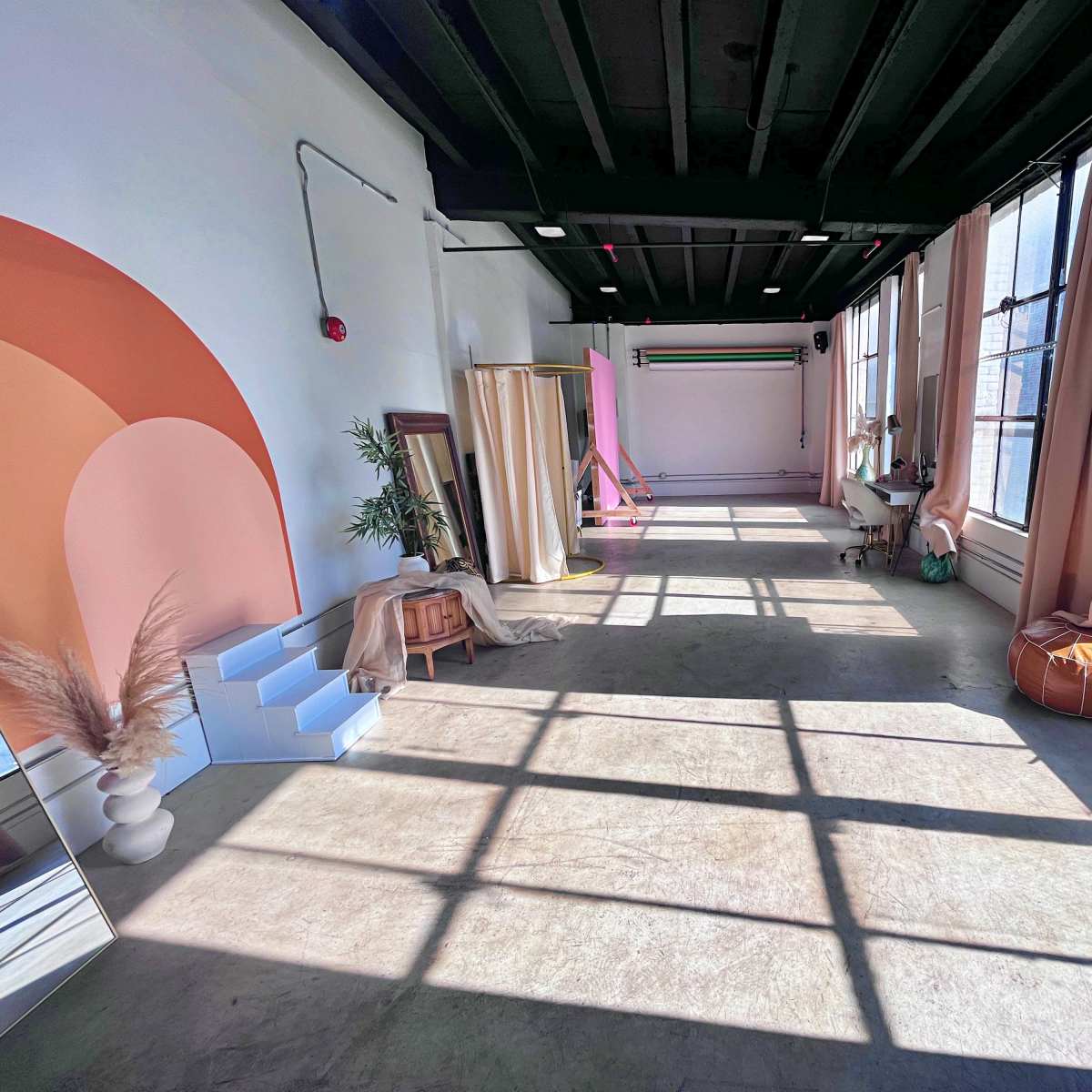 Open Loft Space w/ City Views & Lighting, Backdrops, Rooftop!, Los ...