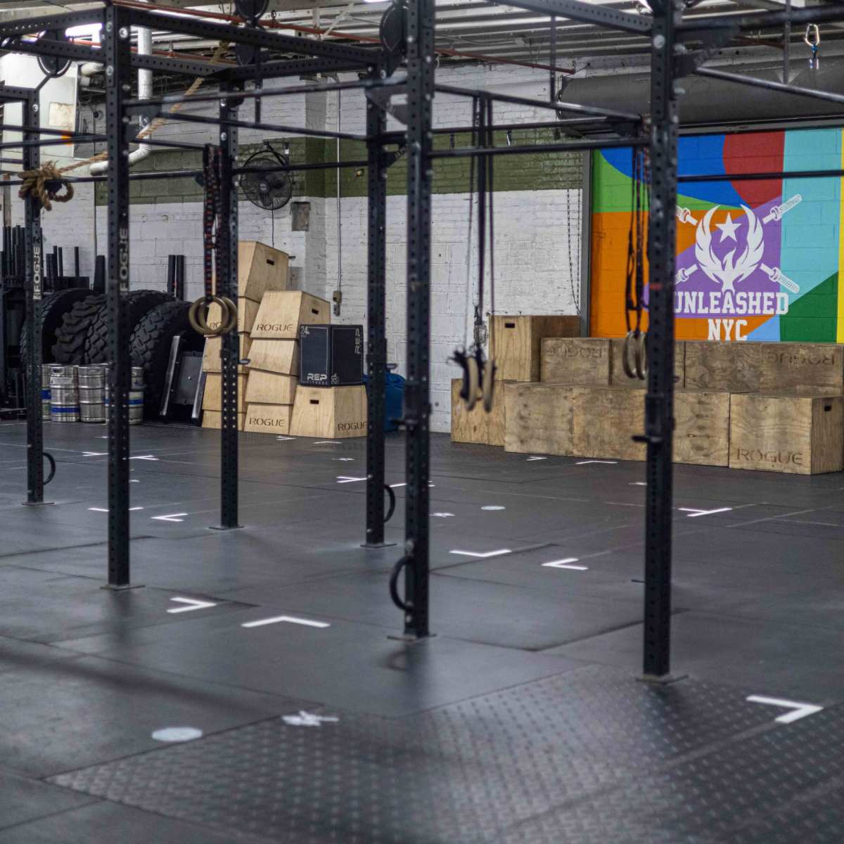 Industrial Warehouse Gym With Skylights, Long Island City, NY ...