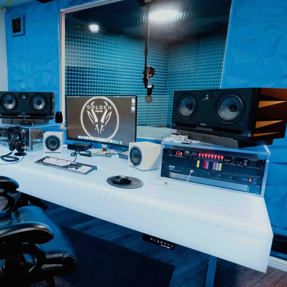 Creative & Intimate Recording Studio Space in DTLA - BLUE ROOM, Los ...