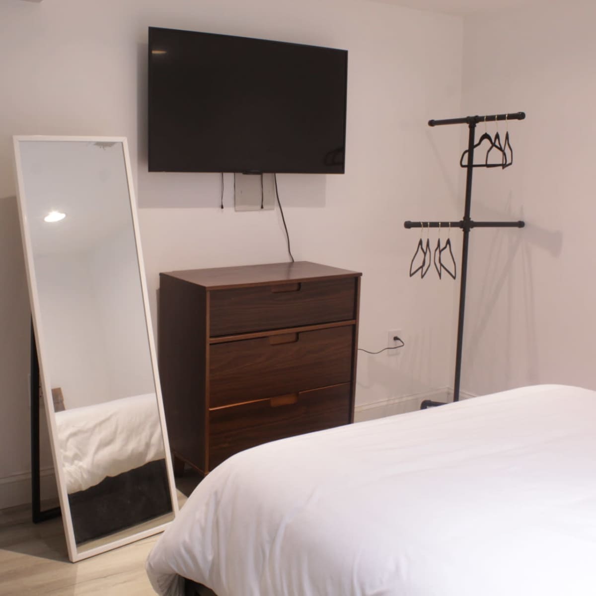 Airy Suburban Basement Studio – Spacious Photography Space with Natural ...