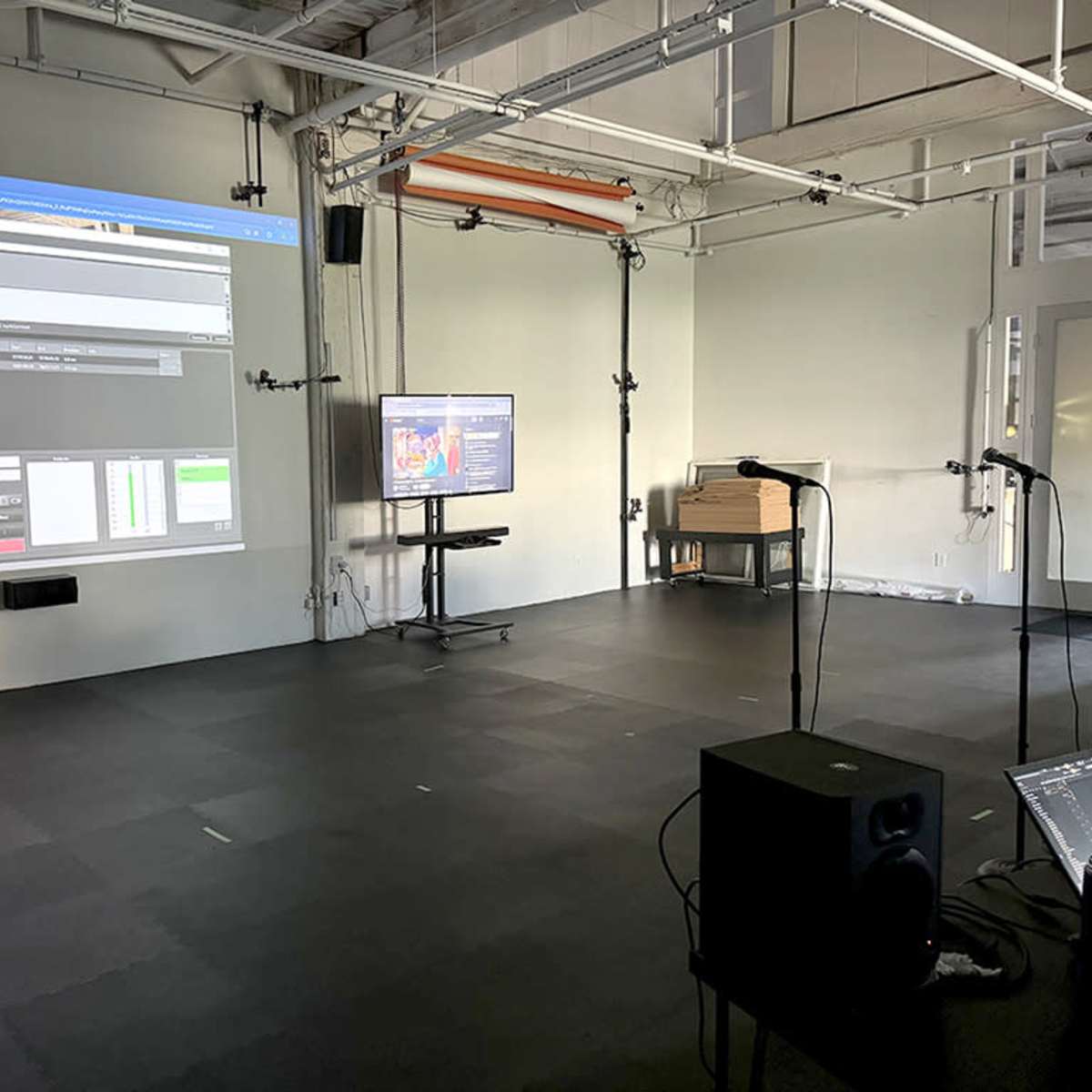 Excellent Studio Event Space - South Vancouver, Vancouver | Off-Site | Peerspace