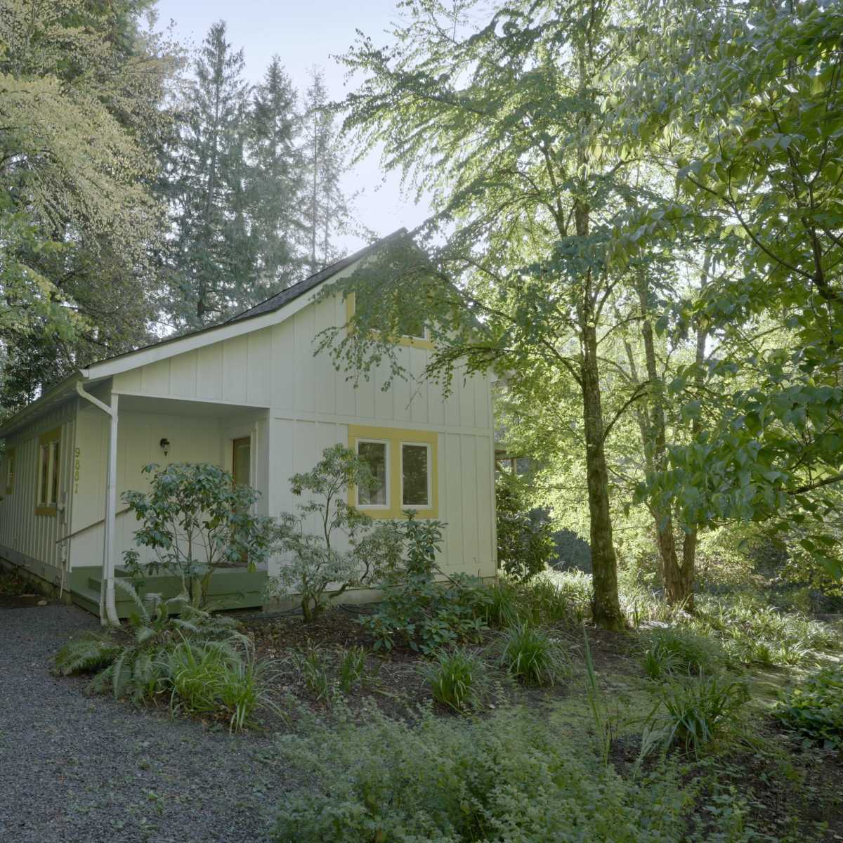 Peaceful private cottage with beautiful nature views, BAINBRIDGE ISLAND ...