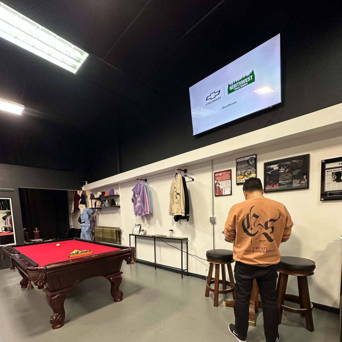 versatile studio space for rent stylish barber & stylist chairs ...