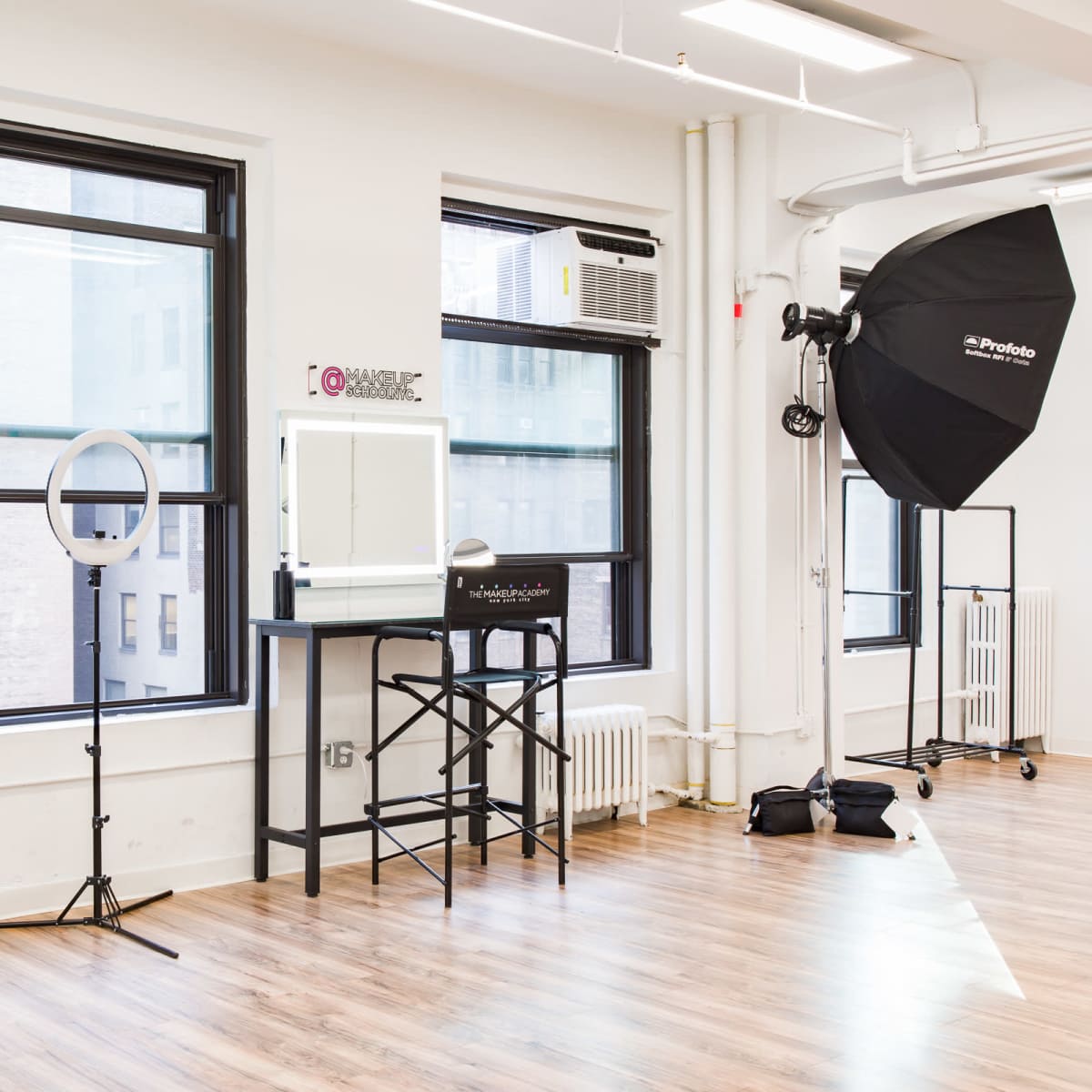 Beautiful Midtown Manhattan Studio with natural light - NEW equipment ...
