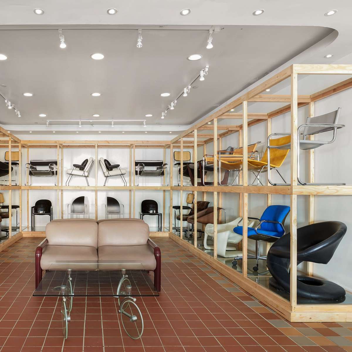 Two-Story, 3000 sqft, Large, Bright & Airy Art Gallery & Collectible ...