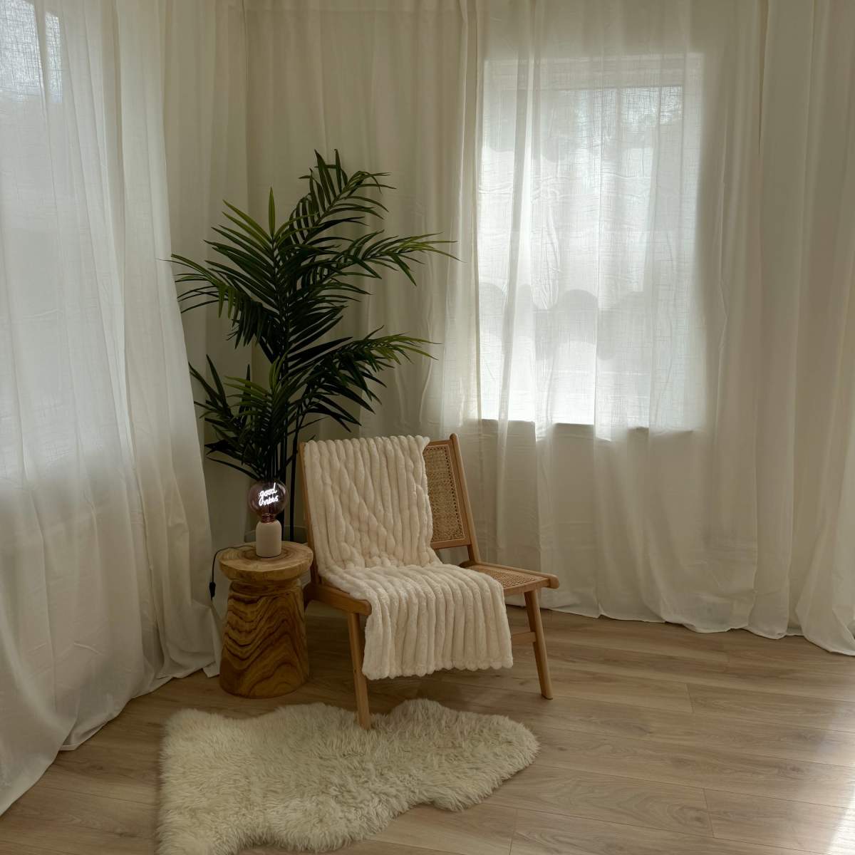 Bright Natural Daylight Aesthetic Photography Content Creation Studio ...