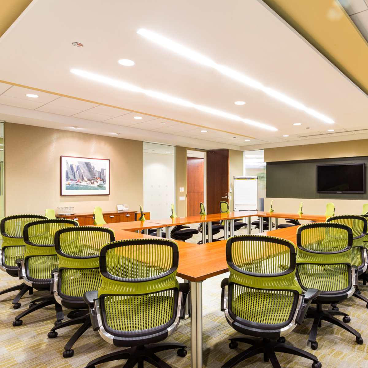 Large Training Room in Iconic Loop High Rise, Chicago, IL | Off-Site ...