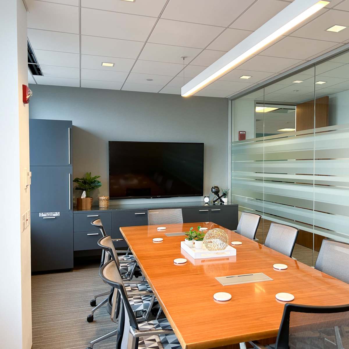 Inspiring Suburban Catalyst Room with Natural Light, Schaumburg, IL ...