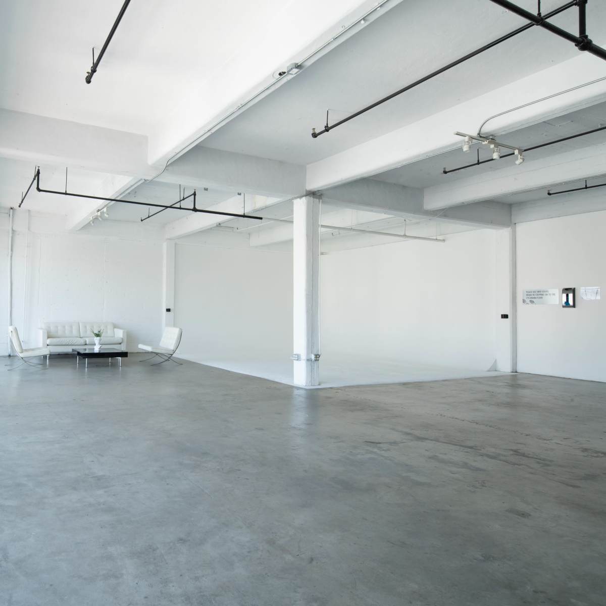 West Facing Daylight w/ Cyc, A/C, and Floor to Ceiling Windows | Studio ...