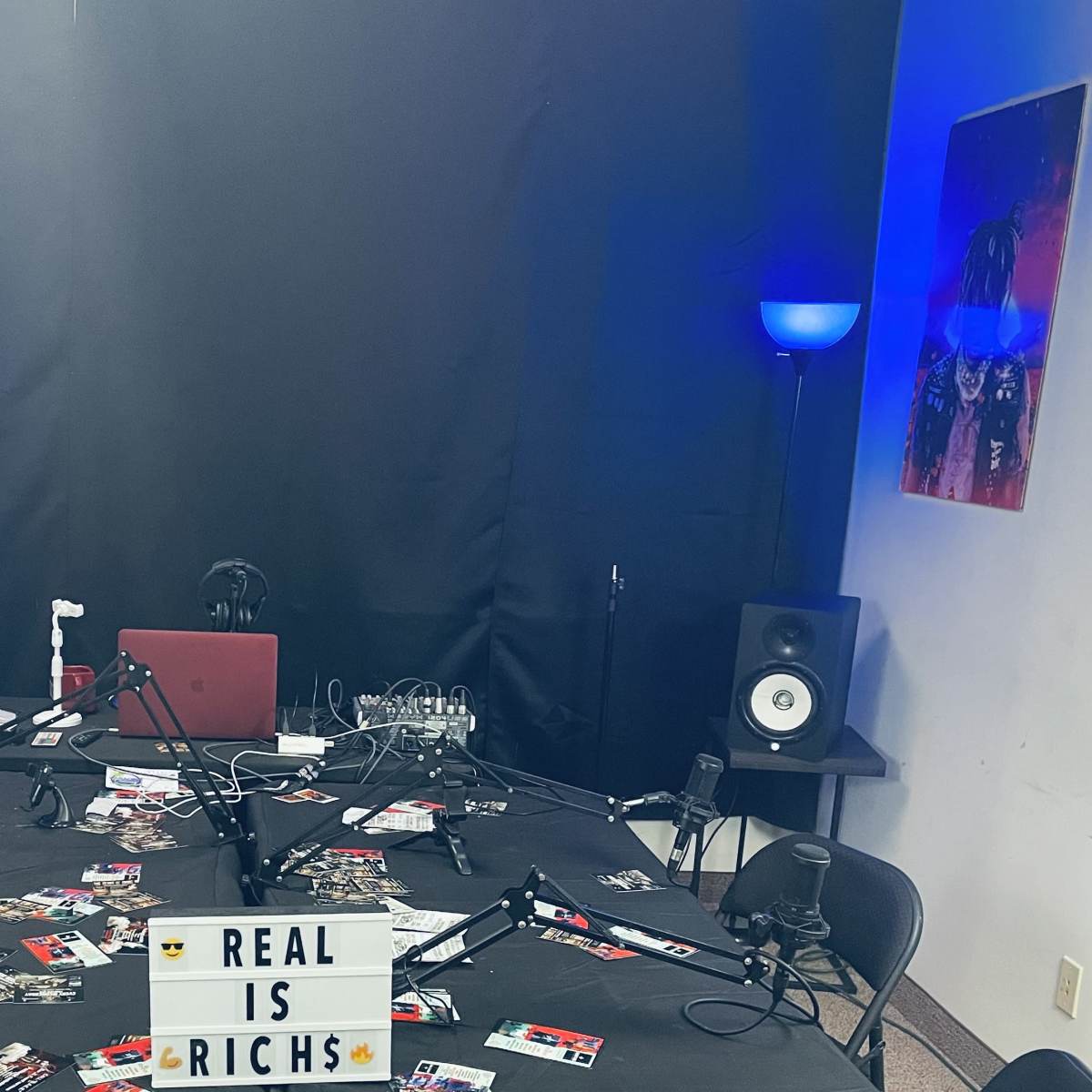 Right Vibe Entertainment Studio | LITHIA SPRINGS RECORDING AND PODCAST ...