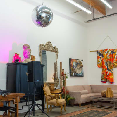 Awesome Westside Video & Photo Studio - 25ft Cyc Wall + Variety of ...