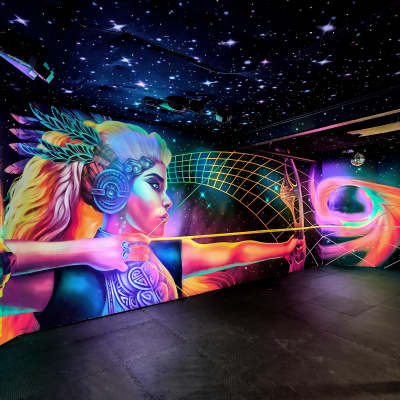 Psychedelic Immersive Dance Party Space in Jungle-themed Mural Home ...