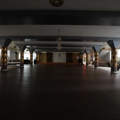 Classic Huge Vintage Ballroom with Shadows, Details, Kitchen, Brooklyn ...