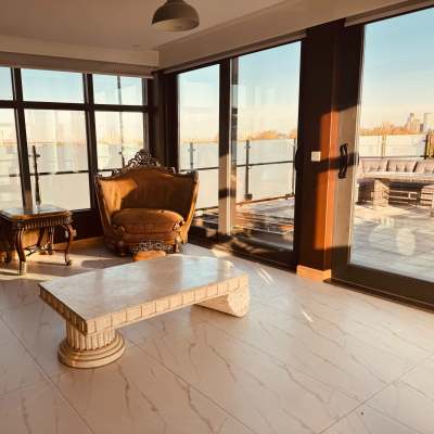Designer penthouse with hot tub, London | Production | Peerspace