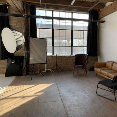 Sunny Cyclorama Studio - EQ included, Chicago, IL | Production | Peerspace