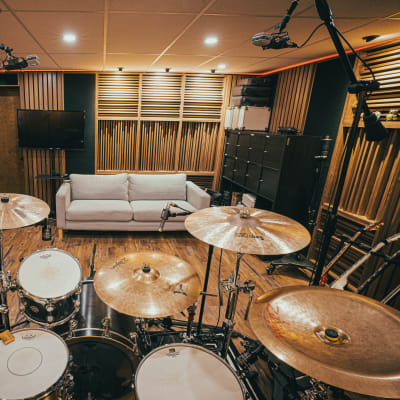 Beautiful Recording Studio, Burbank, CA | Production | Peerspace