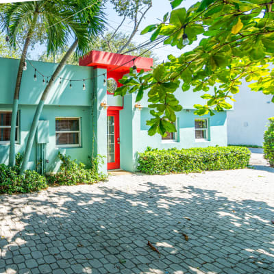 Podcast/Photo Studio, Miami, FL | Production | Peerspace