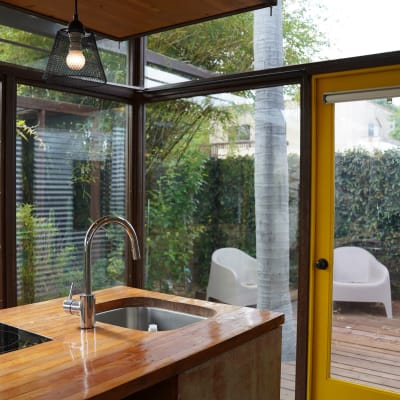 Modern Guesthouse & Backyard + Patio/Garden Access, Inlgewood, CA ...