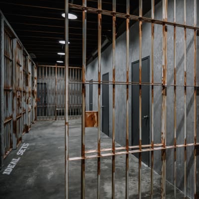 Los Angeles Police Department Set Jail Cell Set TV and Film Sets for ...