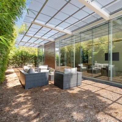 AIA Award-Winning Studio with Floor-to-Ceiling Windows. Museum-like ...