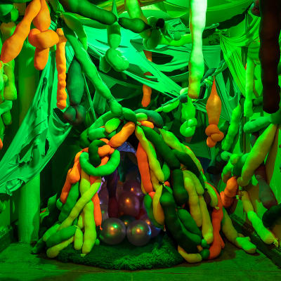 Raw Historic Surreal Locker Room, Brooklyn, NY | Production | Peerspace