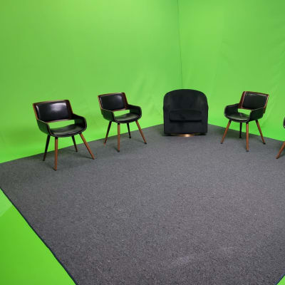 Well Equipped 20x20' Green Screen with Available Cameras/lighting ...