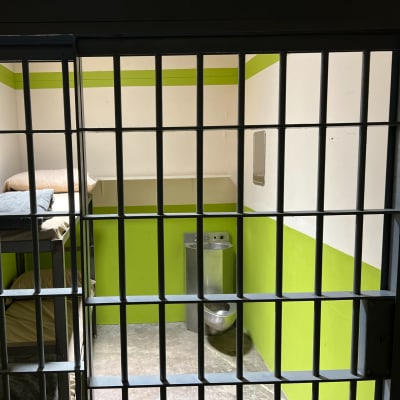 Atlanta Jail Cell/Interrogation Room/Confessional Booth Standing Sets ...