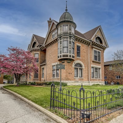 The Bressmer - 3rd Floor - 3 Bed / 2 Bath Historic, Springfield, IL ...