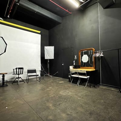 Black Out Backdrops Photo Studio, Brooklyn, NY | Production | Peerspace