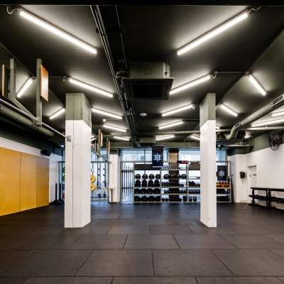 Open modern CrossFit box, London | Production | Peerspace