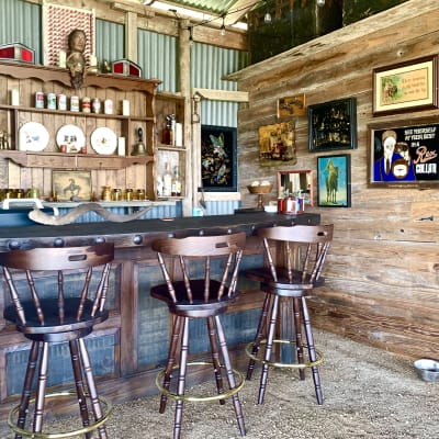 Funky Barn Bar with Cowboy Pool @barnswallow_texas, Manor, TX ...