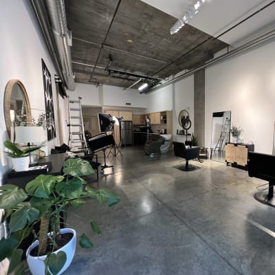 Hollywood Photo Studio And Private Hair Salon Near Walk Of Fame, Los ...