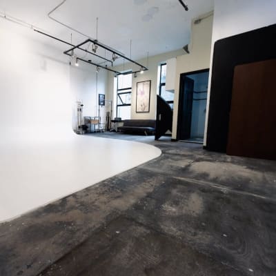 Minimalist Photo Studio in Soho with Cyc Wall, Manhattan, NY ...