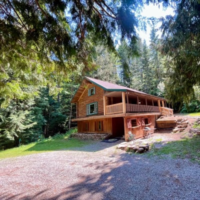 Forested Retreat 3-Level Log Cabin Lodge in Serene Wilderness, Spirit ...