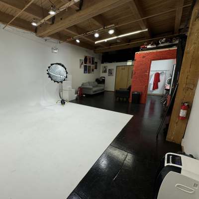 Stylish Loft-Style Studio with 15x15 Cyclorama Wall & RGB Lights in ...