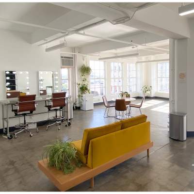 Dreamlight Studio | Bright Corner Studio w/ AC, GRIP, STYLING & GLAM ...