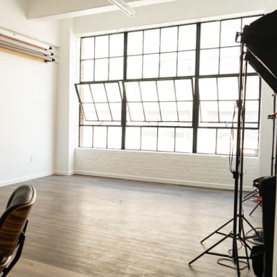 Spacious Natural Light Studio With Free Lighting Gear, Los Angeles, CA ...