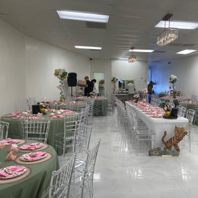 White, Elegant and Clean Intimate Event Space in Dallas, Dallas, TX ...