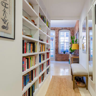 Versatile, quiet and bright open plan factory conversion apartment in ...