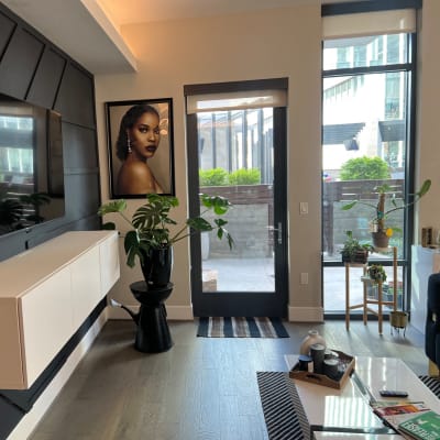 Deep Ellum Chic Makeup Content Studio, Dallas, TX | Production | Peerspace