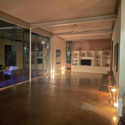 AIA Award-Winning Studio with Floor-to-Ceiling Windows. Museum-like ...